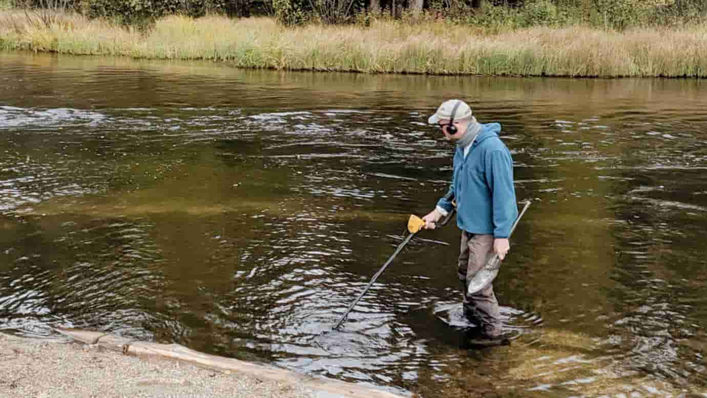 A Complete Guide to Underwater Metal Detecting - Metal Detecting Tips