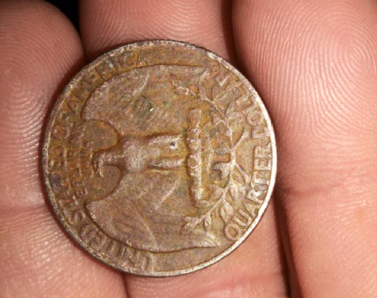I Found a Rusty Quarter (Do Quarters Rust?) - Metal Detecting Tips