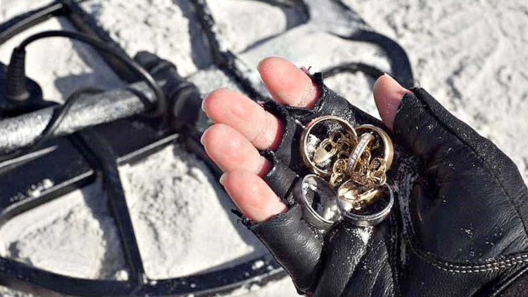 Do Metal Detectors Detect Jewelry? Everything You Need to Know - Metal ...