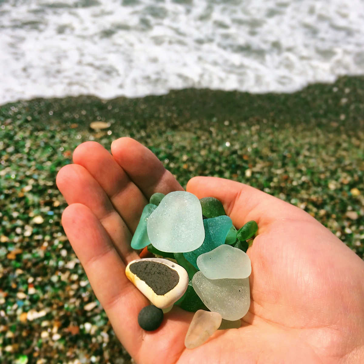 7 Best Beaches to Find Sea Glass in Massachusetts - Metal Detecting Tips