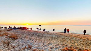 7 Best Beaches to Find Sea Glass in New Jersey - Metal Detecting Tips