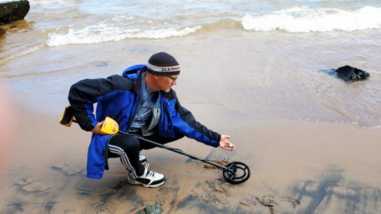 27 Tips for Metal Detecting on the Beach - Metal Detecting Tips